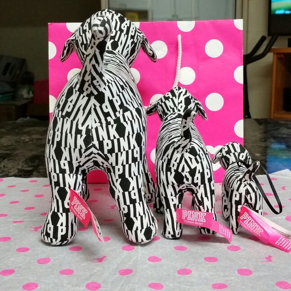 PINK Victoria's Secret | Other | Vs Pink Blackwhite Logo Dog Set Rare ...